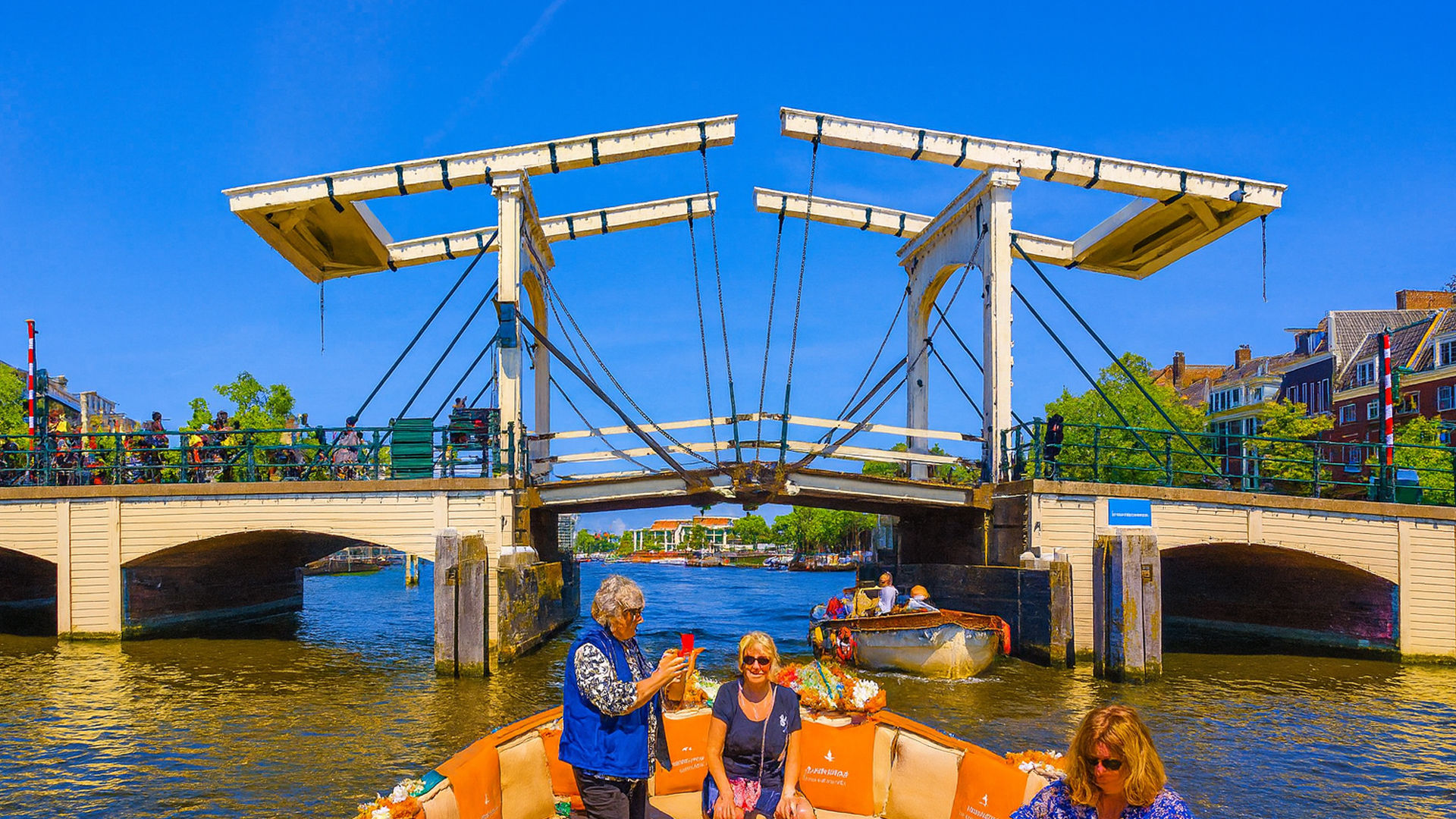 Luxe Amsterdam Boottocht – Elektrische Cruise door Historische Grachten ...