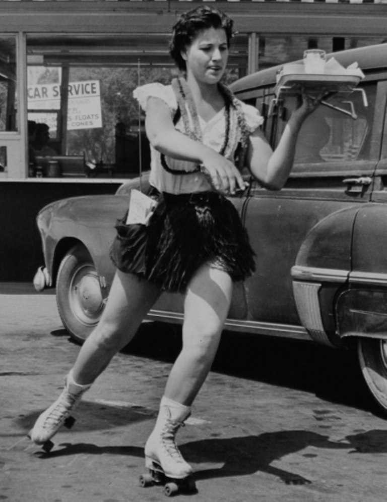 15 Photos of Carhops That Take Us Back in Time