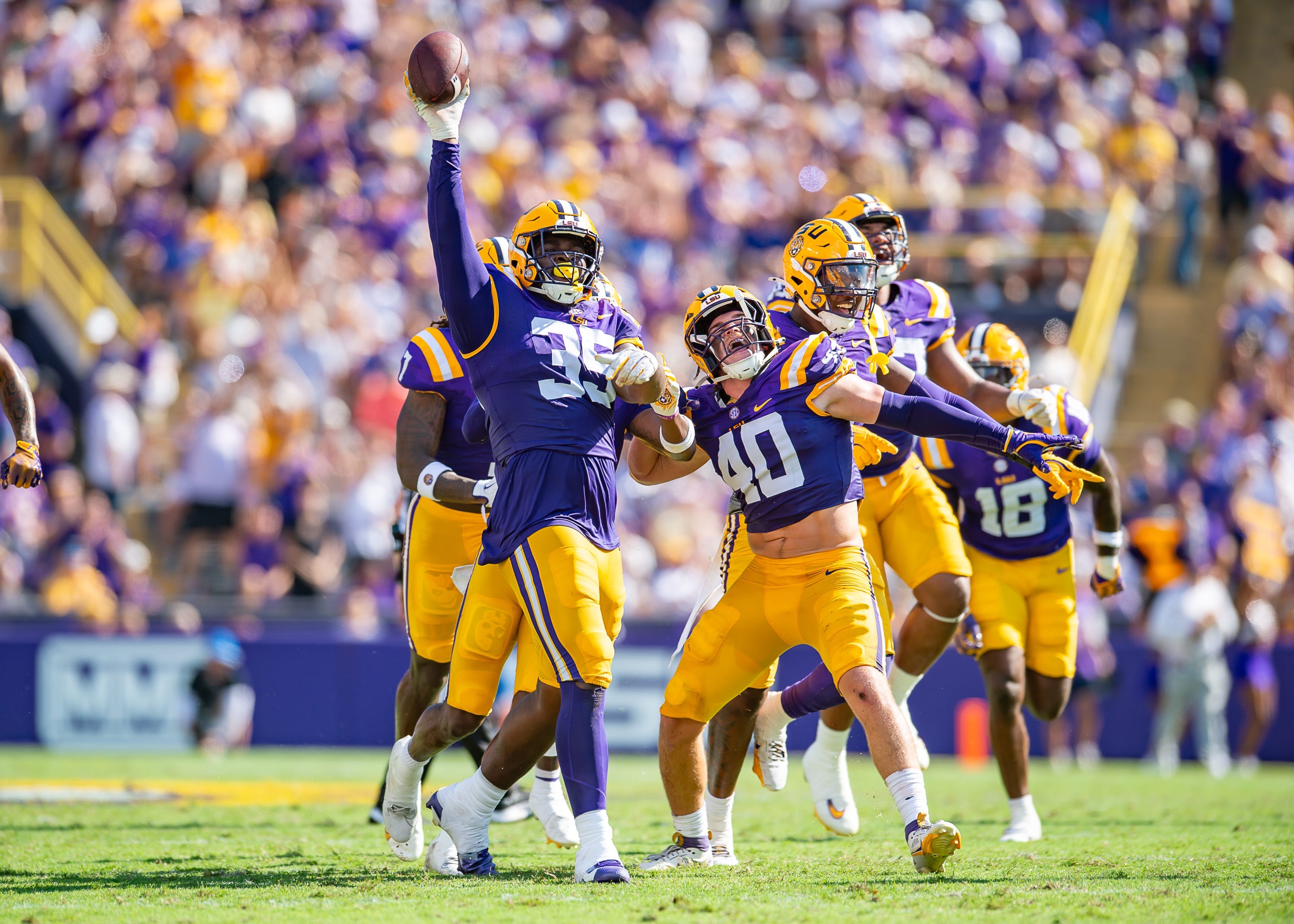 Star LSU football defensive tackle ranks near the top of Bruce Feldman ...
