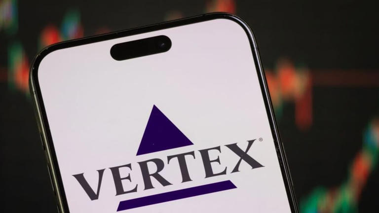 Vertex Stock Sinks 12% As Pipeline Setbacks Trigger Wall Street ...