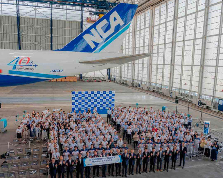 ANA mengukuhkan diri sebagai maskapai penerbangan terbesar di Jepang ...
