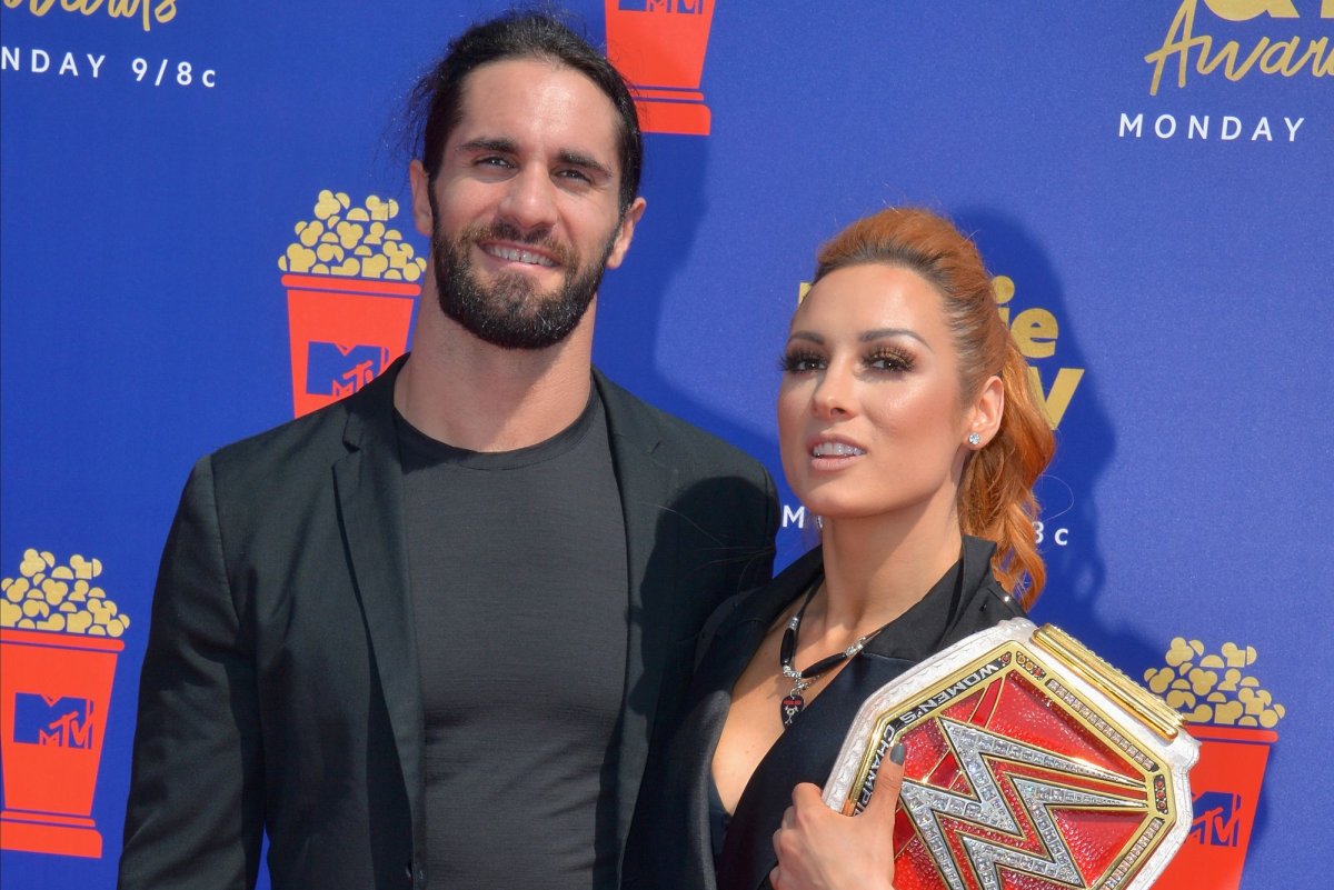 WWE 'Raw': Seth Rollins defends new title against LA Knight