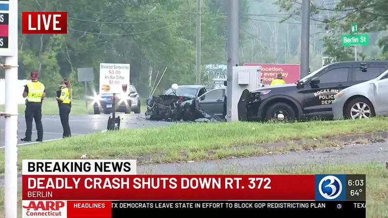 Deadly crash shuts down Route 372 intersection in Berlin