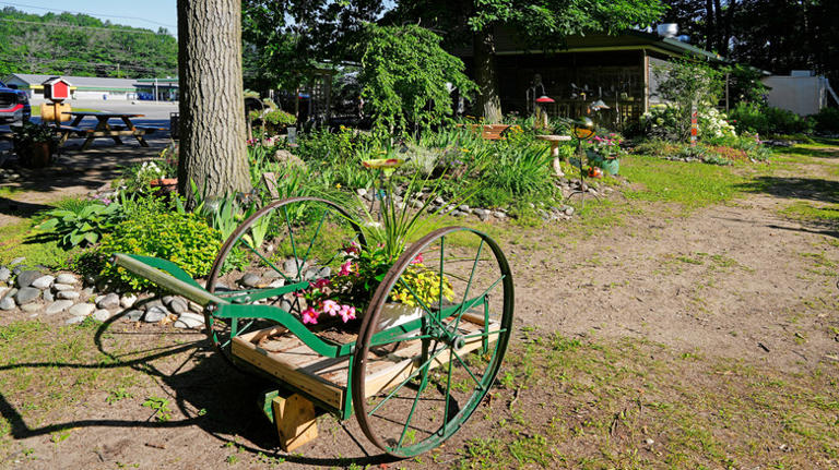 Set On Michigan's Lake Huron Sunrise Coast Is A Town With Beautiful ...