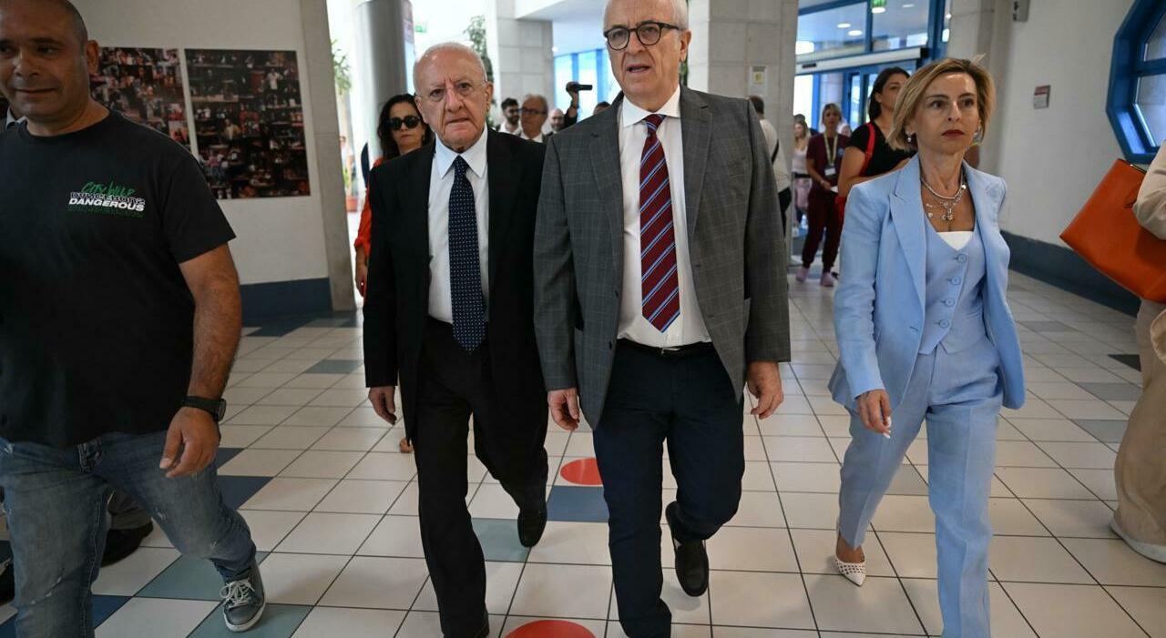 De Luca: stop al piano rientro in sanità è ricatto politico