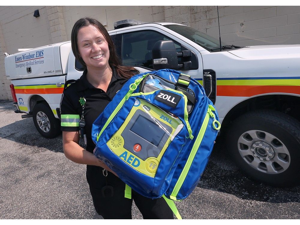 Portable and lifesaving: Essex-Windsor paramedics loan out defibrillators to public