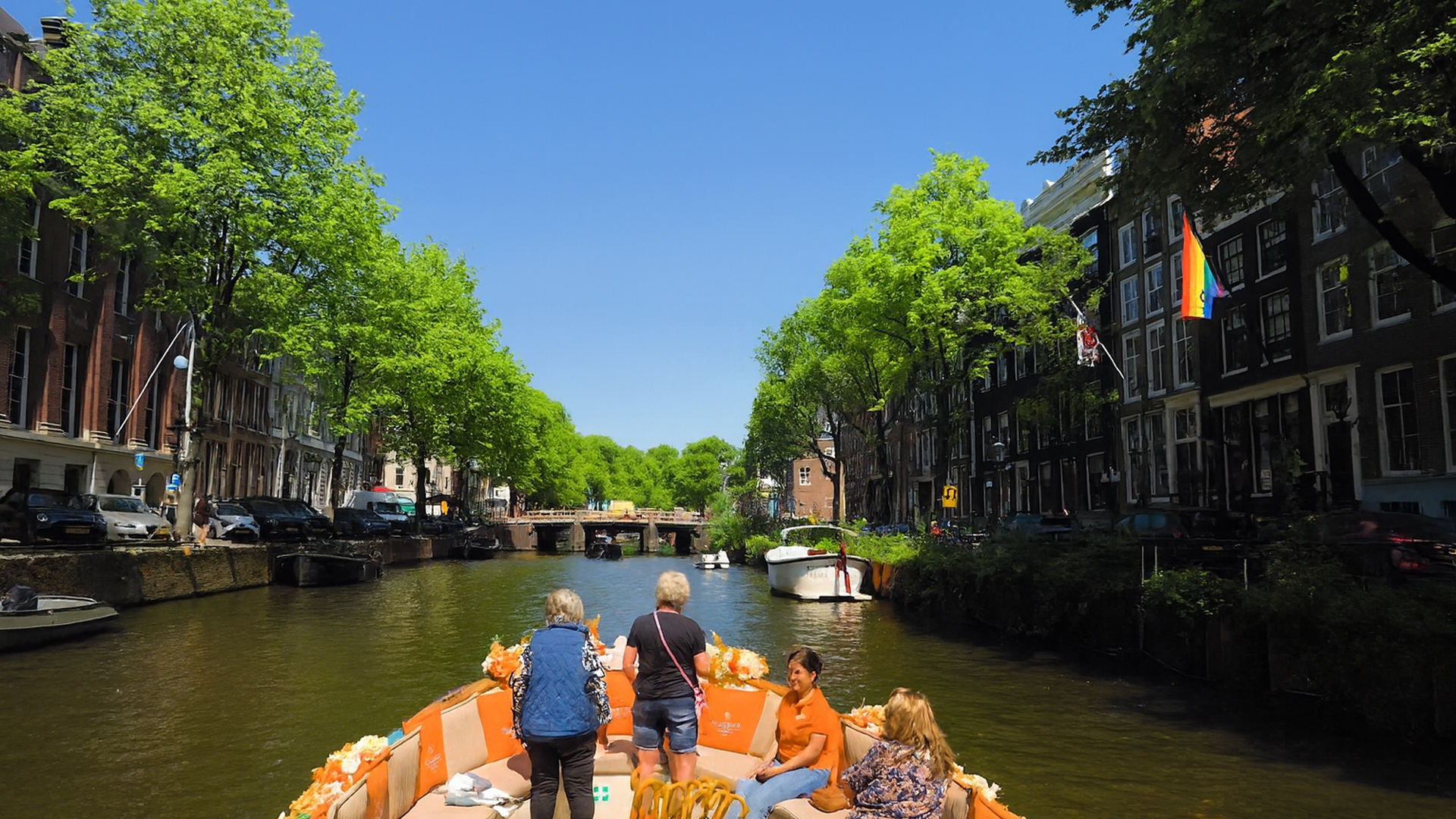 Amsterdam Canal Experience – Relaxed Electric Boat Cruise Through ...