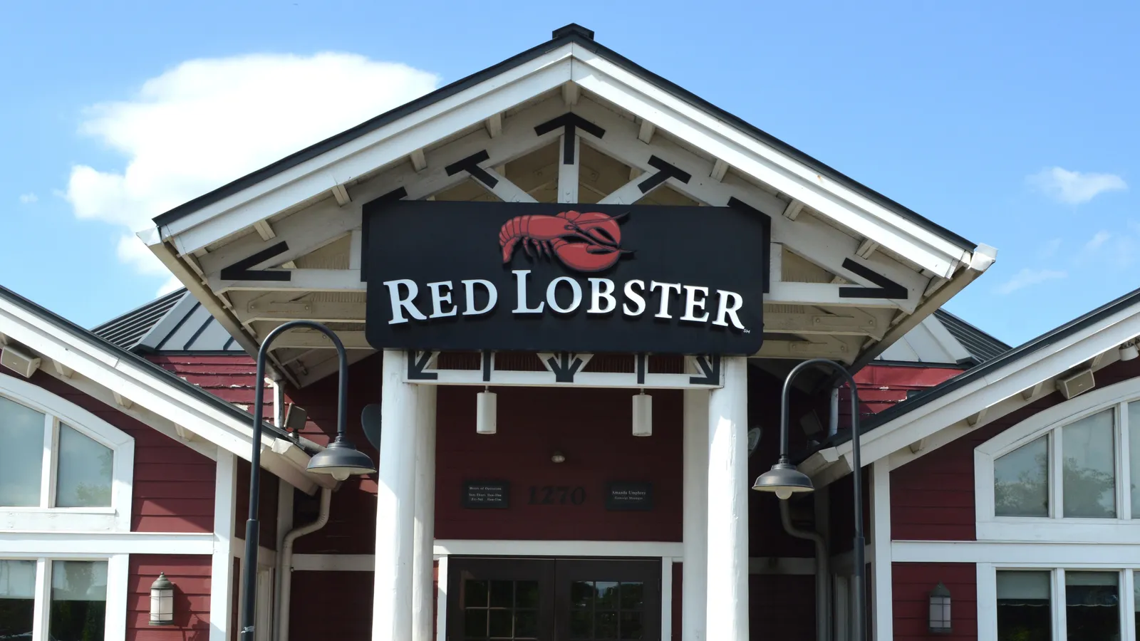 Red Lobster is leaving Times Square, and people are already asking what ...