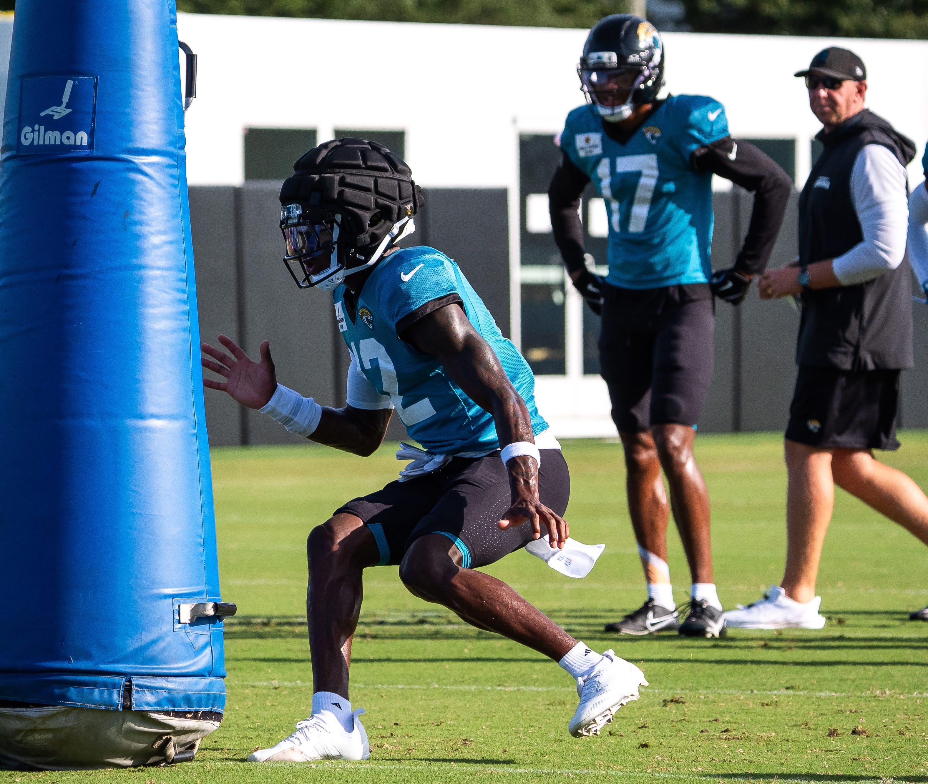 Jaguars' Liam Coen evaluates Travis Hunter's play switching between WR ...