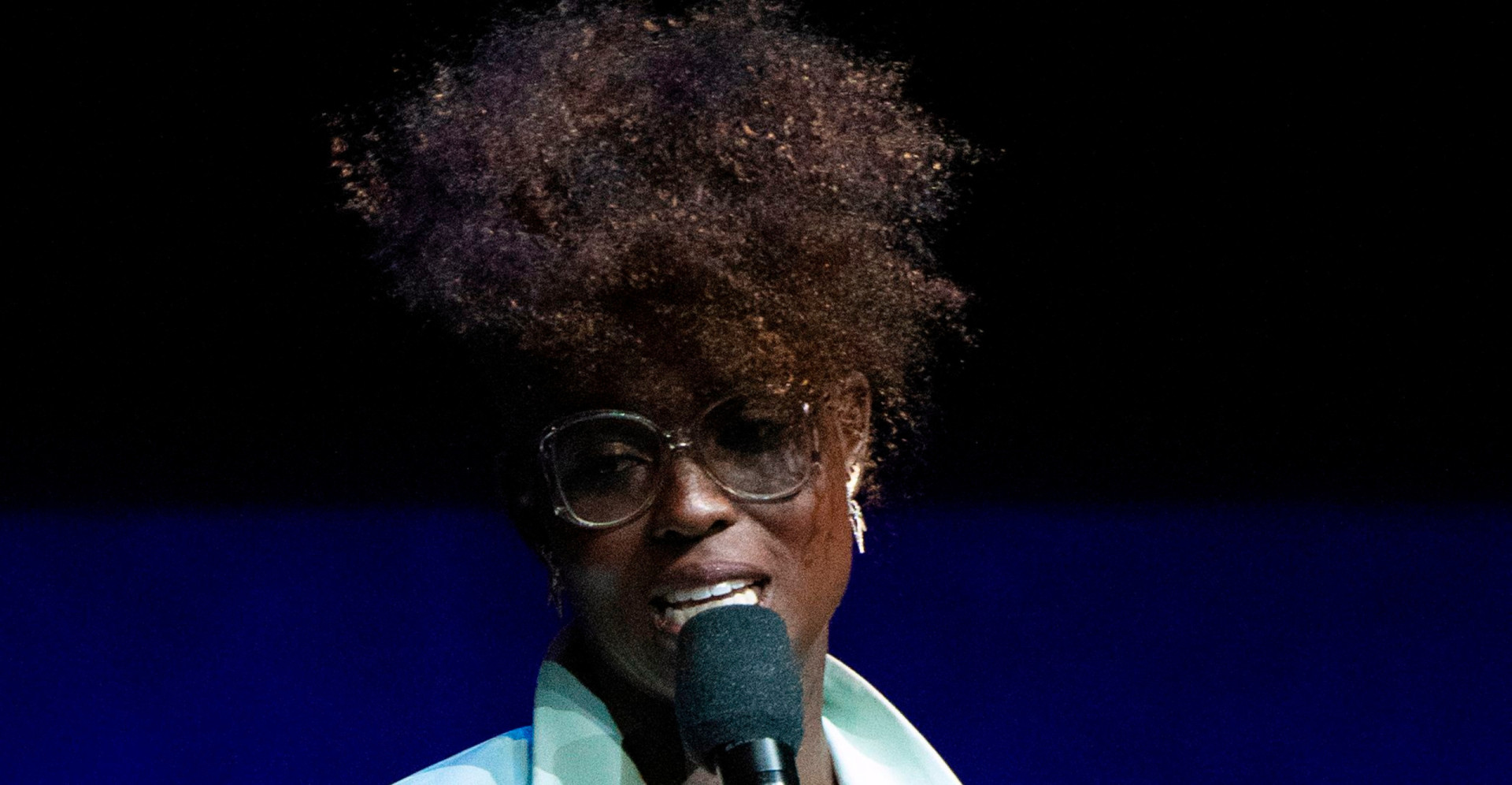 Celebrities who gave birth at home