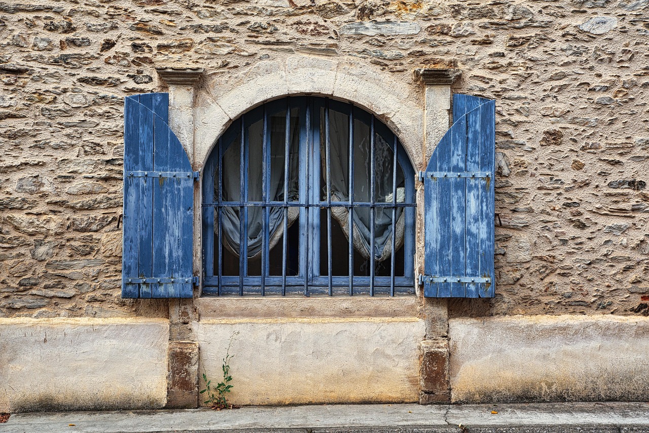 Why Some Old Homes Stay Cooler Without AC—And What That Reveals