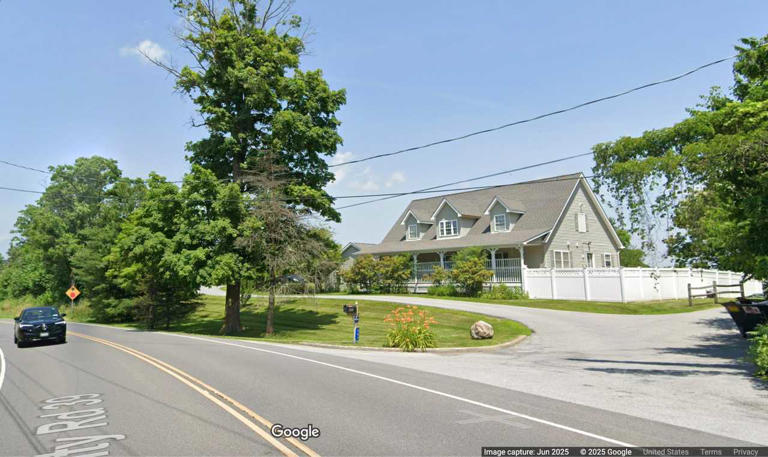 Man charged after victim dies in hot van at residential facility in ...