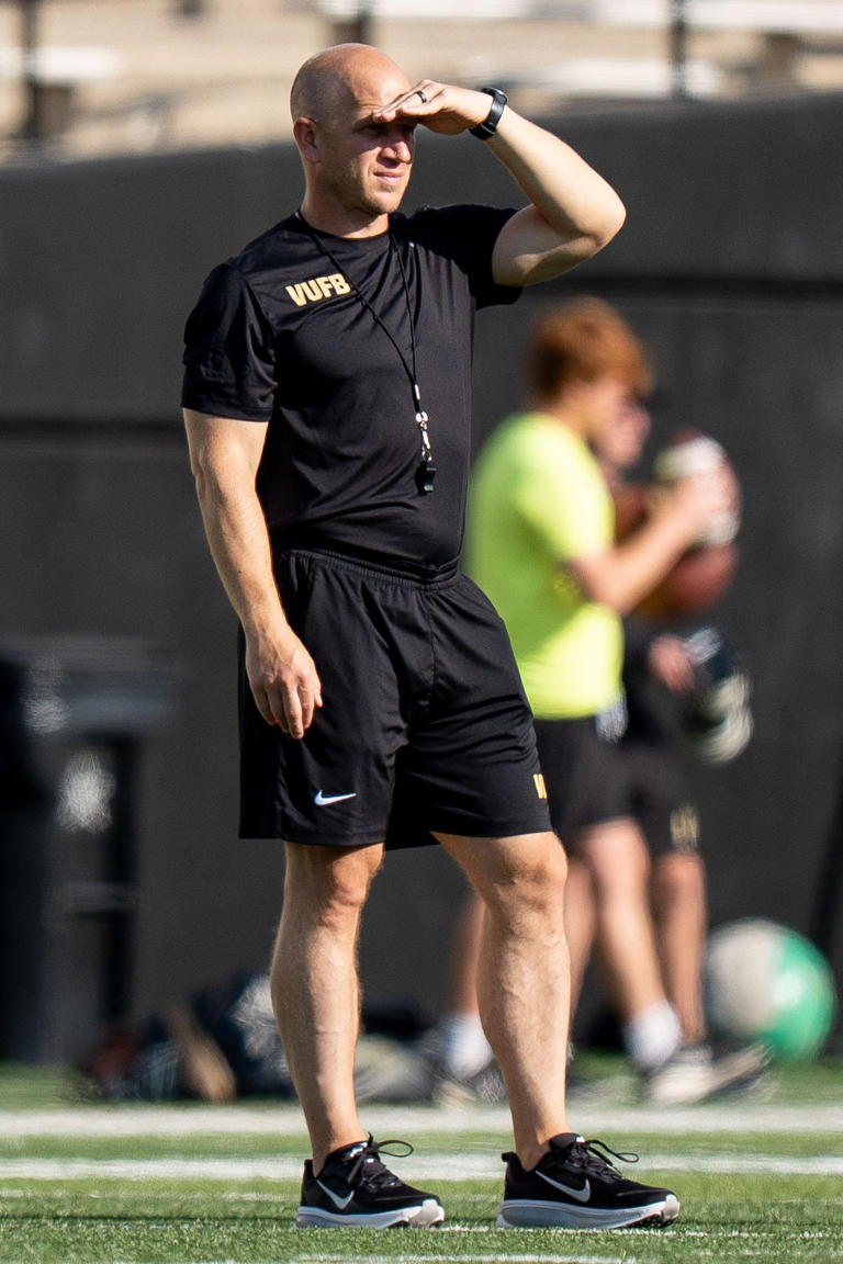 Why Clark Lea was dissatisfied with first Vanderbilt football full pads ...