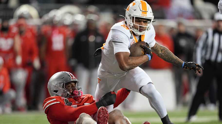 Tennessee’s Desean Bishop and Star Thomas Earn Doak Walker Award Watch ...