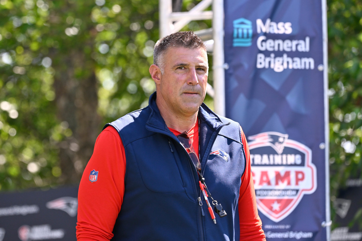 Mike Vrabel Provides Injury Updates on Key Patriots' Players