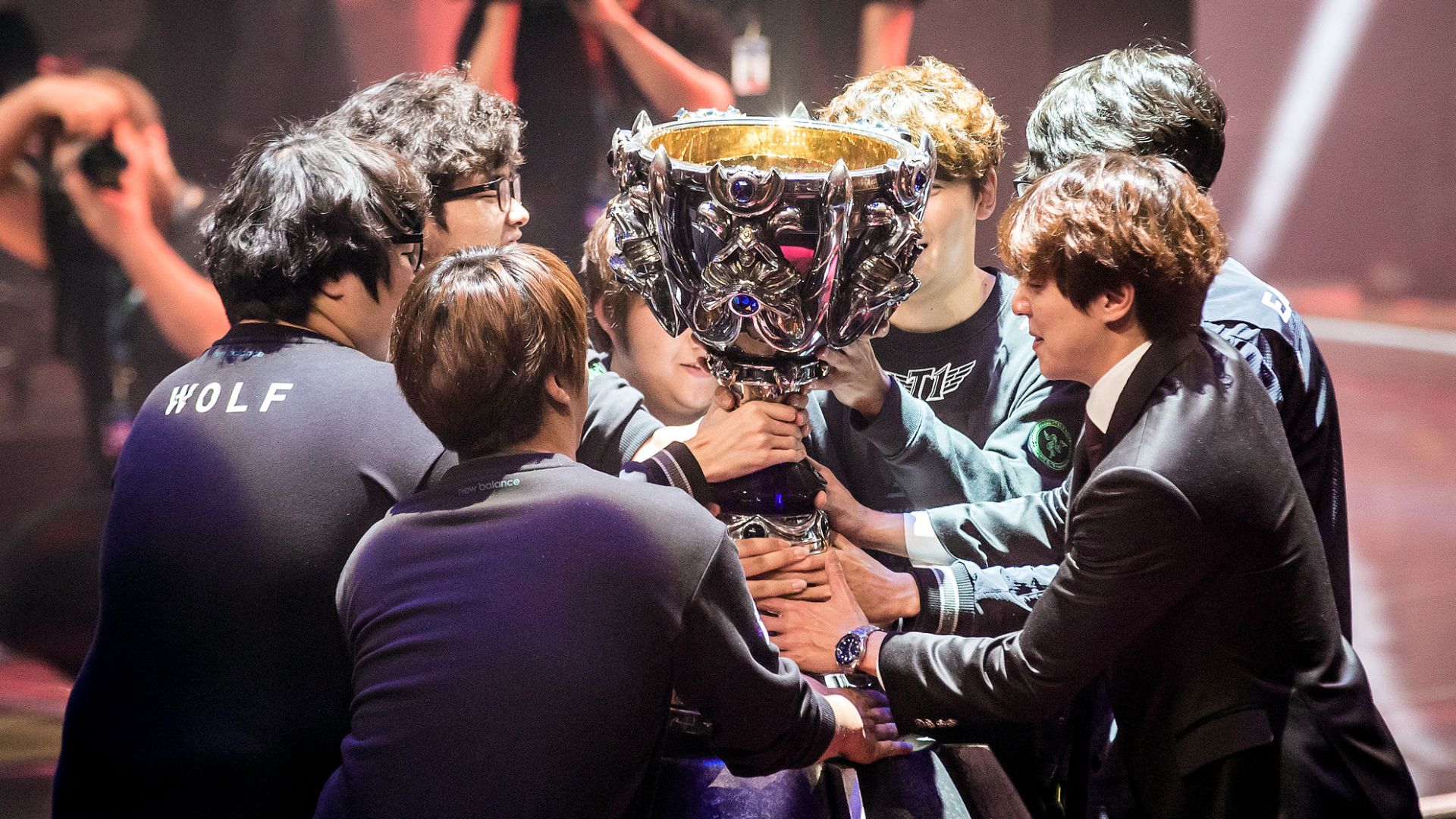 The 10 Greatest LoL Pro Teams In History & The 10 Worst