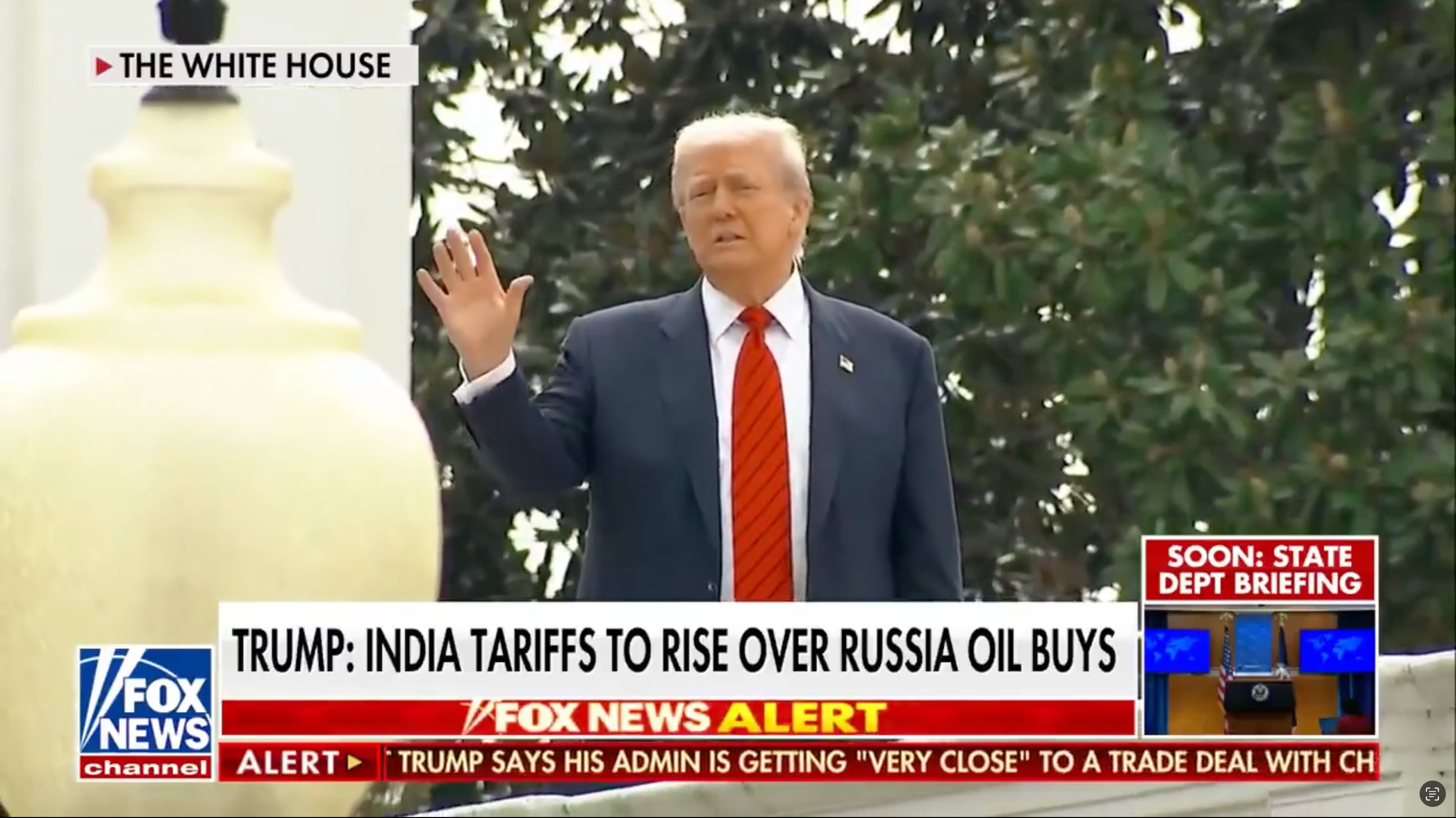 Fox News Reporter Baffled by ‘Crazy’ Video of Trump on White House Roof