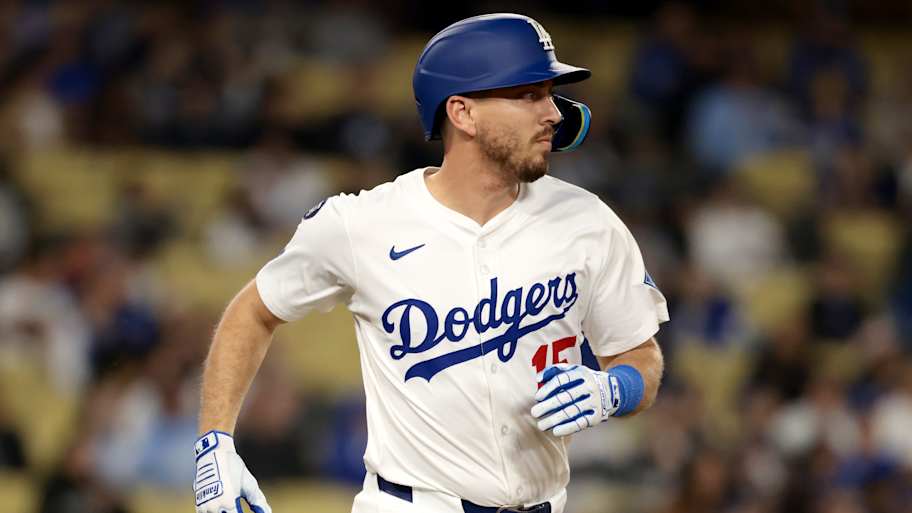 Red Sox must pick up former Dodgers catcher who just got DFA'd by Giants