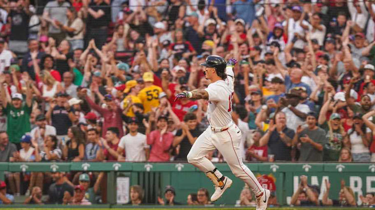 Red Sox's Jarren Duran Sends First Message To Fans After Staying In Boston