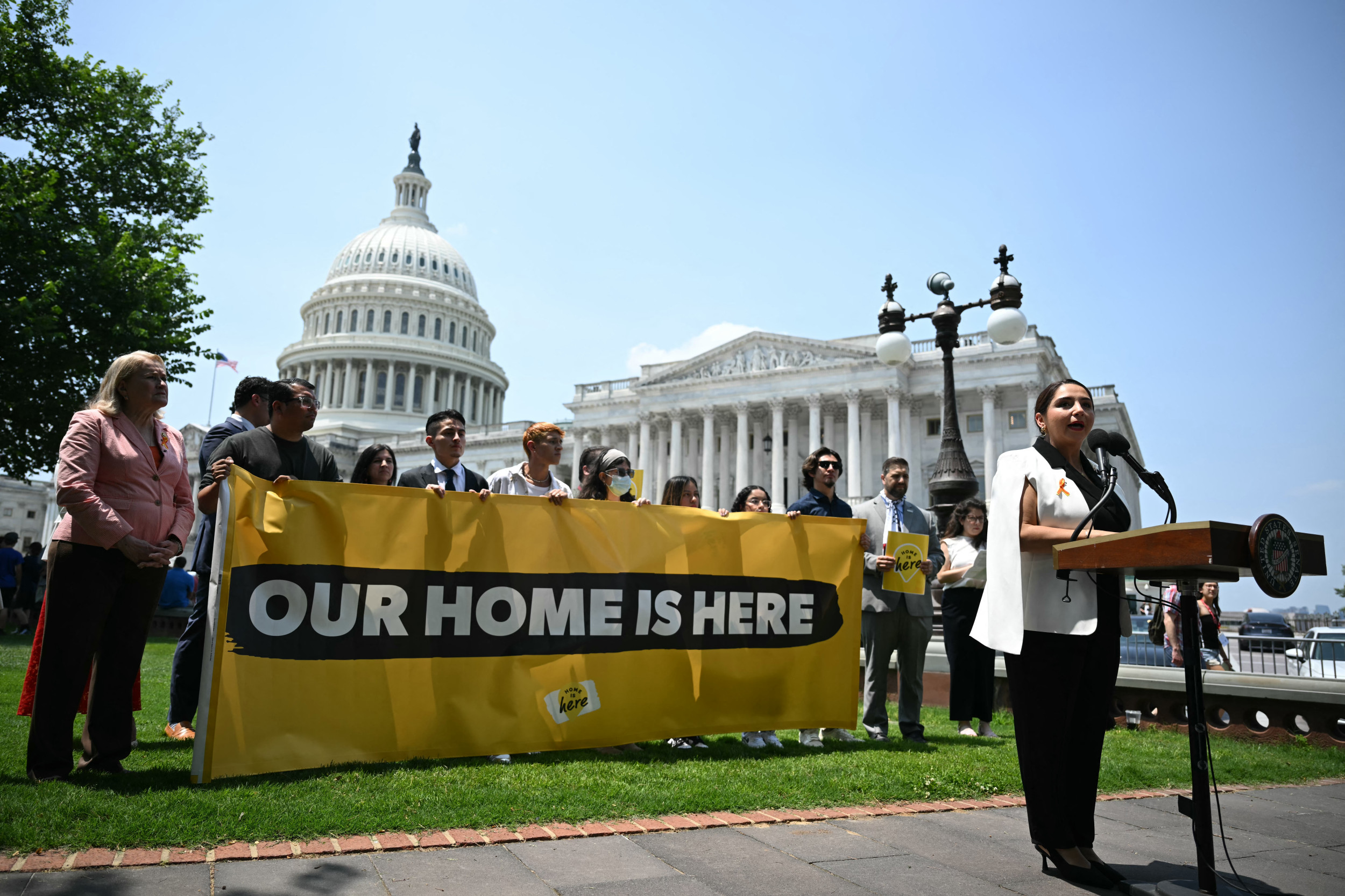 DACA recipient dad in US since age 10 hoping for green card detained by ICE