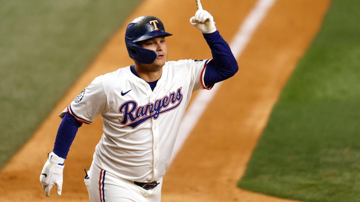 MLB: Yankees Commentator Talks About Rangers Player's Physique Right ...