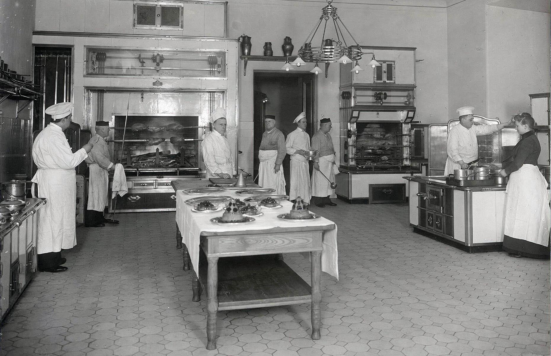 In photos: 9 beautiful royal kitchens and dining rooms through history