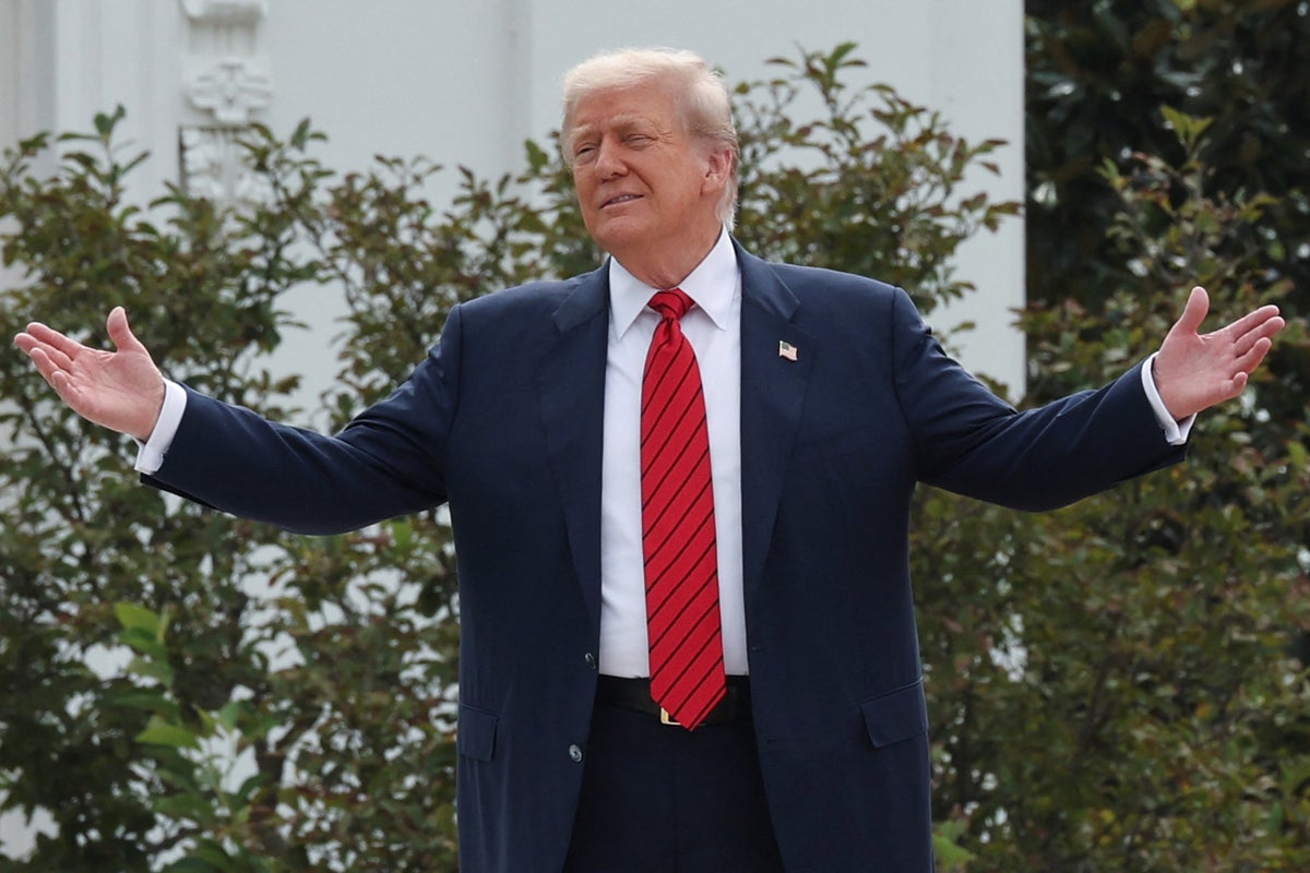 Watch Donald Trump walk on top of White House roof: ‘Taking a little walk’