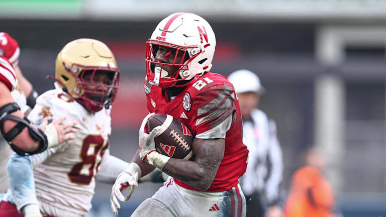 Emmett Johnson’s Hot Finish in 2024 Lands Him on Doak Walker Watchlist