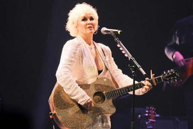 Lorrie Morgan Reflects on Late Husband's 'Earth-Shattering' Cancer ...