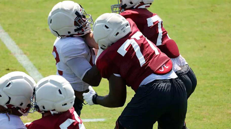 Alabama Giving Offensive Line Time to Gel Before Naming Starters