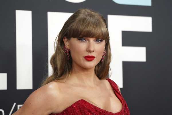 Taylor Swift anuncia música inédita para 'Toy Story 5'