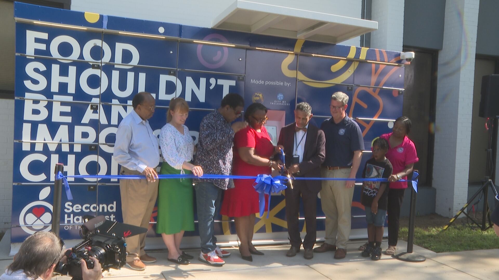 Fourth food locker unveiled at Neighborhood Medical Center in ...