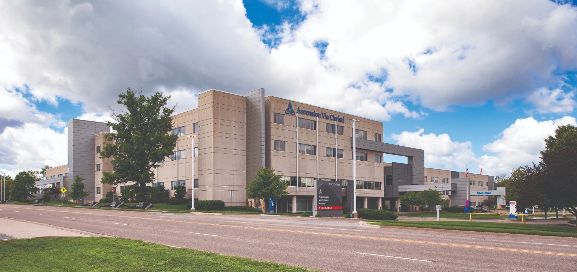 Via Christi Hospital in Manhattan adds new robot-assisted system