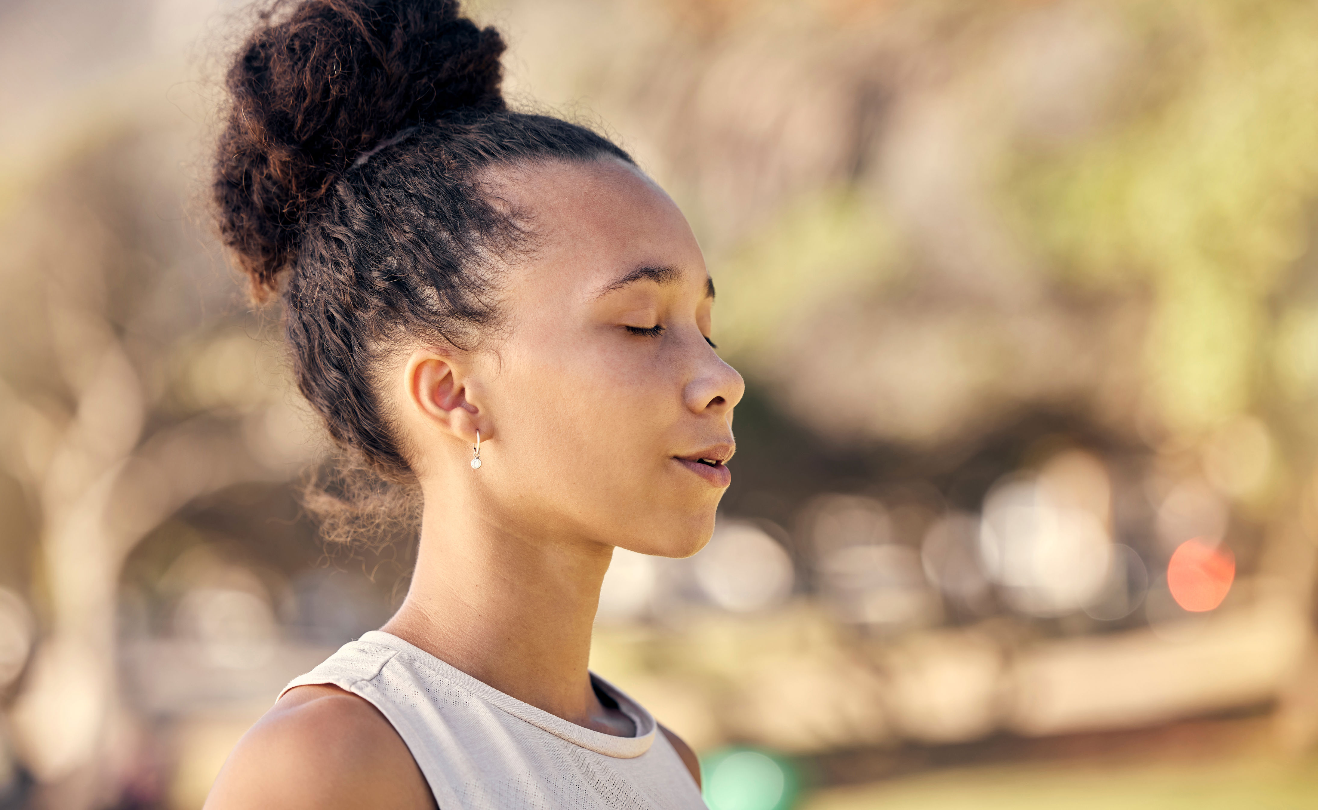 How to Ground Yourself in 30 Seconds or Less (No App Required)