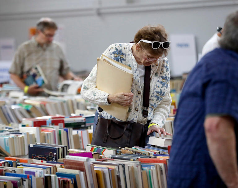 Friends of Rodman Library book sale attracts book hunters from multiple ...