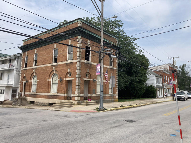 'I guess it happens everywhere': Shooting deaths & fire rattle small ...