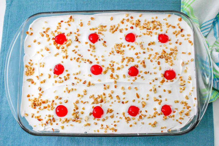 Twinkie Cake Is the Throwback Dessert You Need (No Bake!)