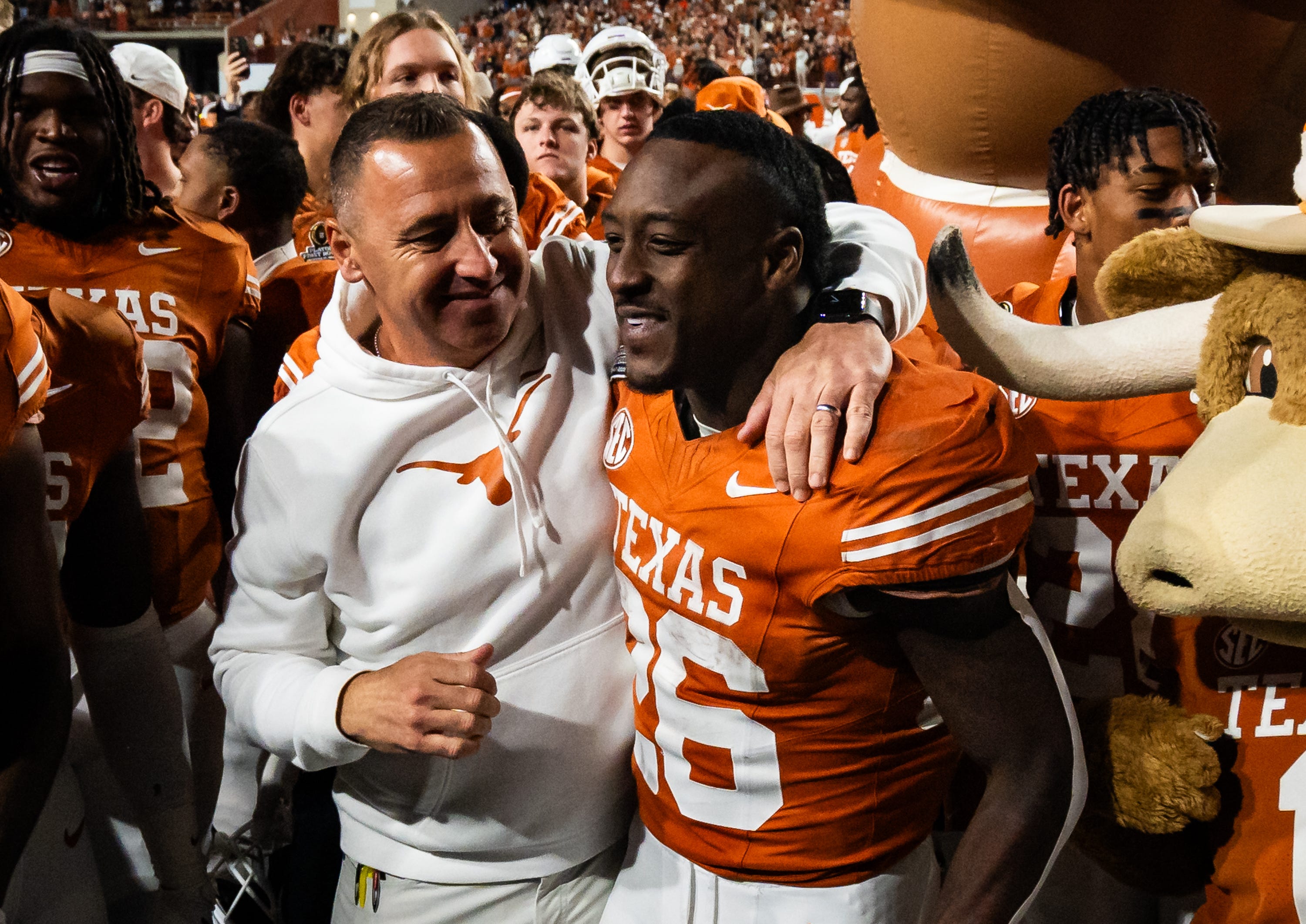 Longhorns Running Back duo recognized on Doak Walker Award watch list