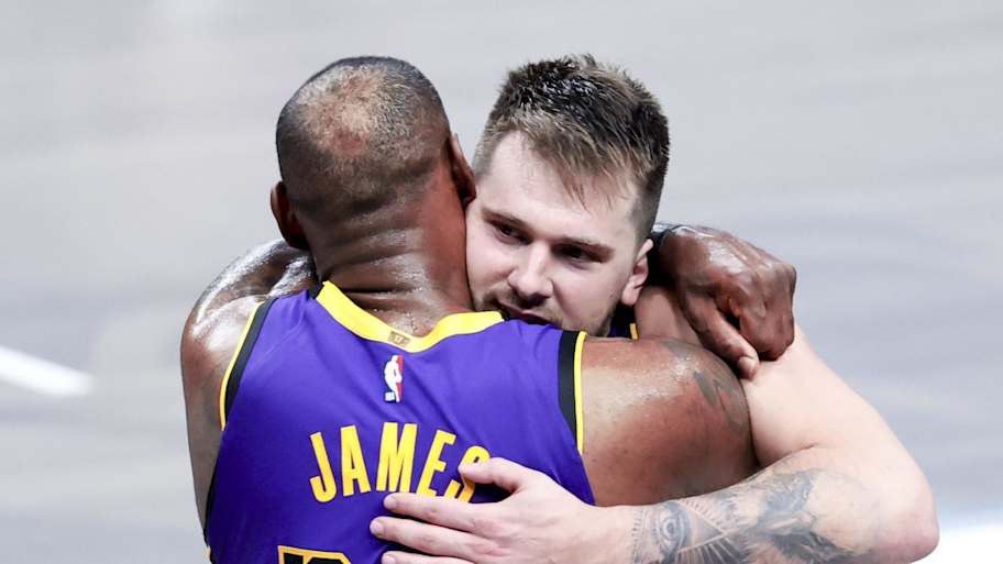 Comparing Strengths and Flaws of New-Look Lakers, Clippers