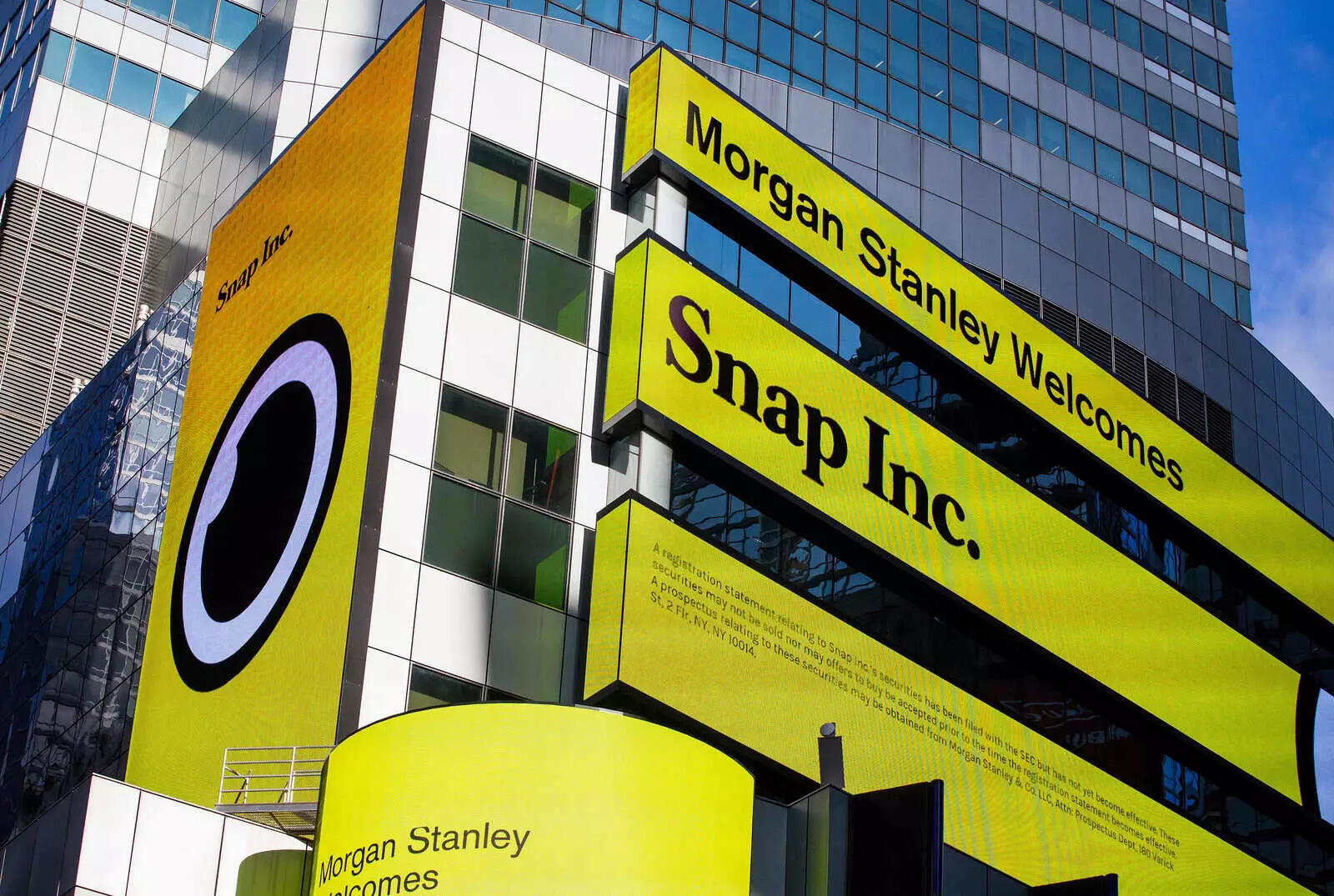 Snap earnings miss in Q2 as ad glitch hits revenue—stock plunges 15% on ...