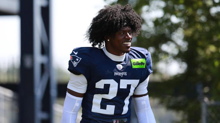 Patriots corner Marcellus Dial reportedly out for season with torn ACL