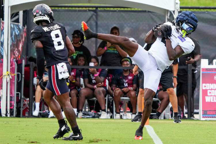 Tensions rise, then boil over with first fight at Houston Texans ...