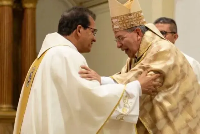 Él es el monseñor Ramón Alberto Rolón, designado por el Papa León XIV ...