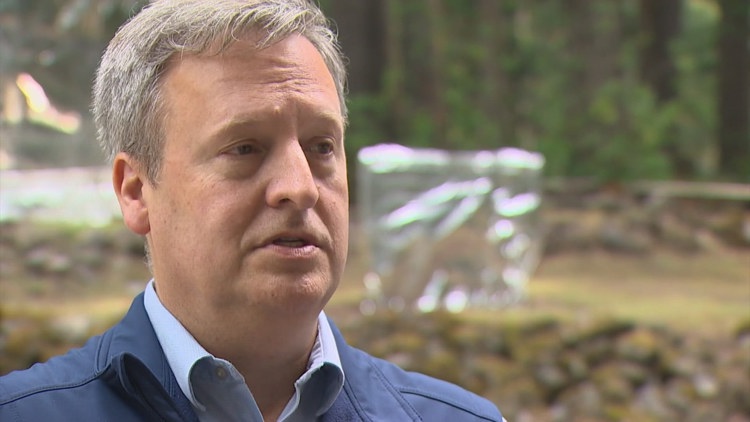 Lands chief slams wildfire cuts as Lake Cushman fire grows past 5,000 acres