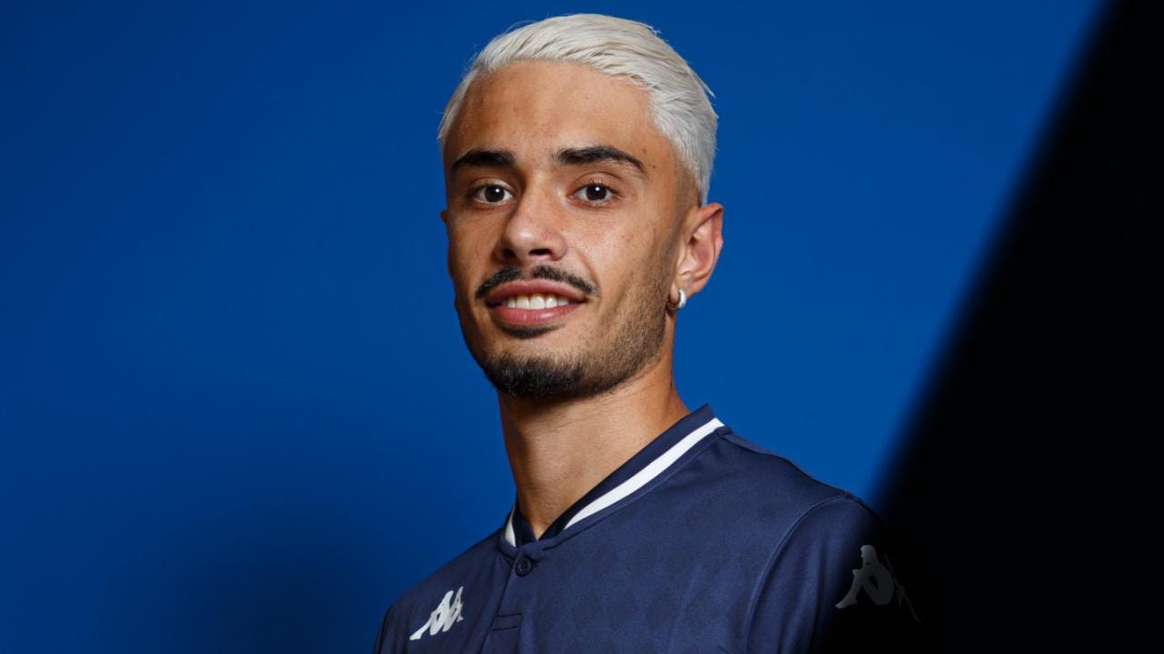 OFICIAL: Israel Salazar cedido pelo Estoril à terceira divisão espanhola