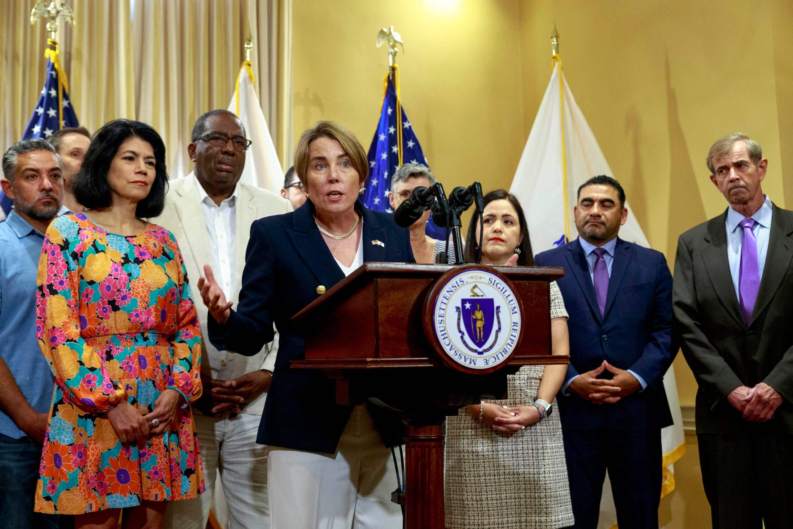 Healey meets with Texas Democrats who fled their state amid battle over ...