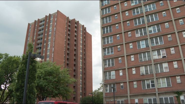 As residents flee, Louisville's housing authority discusses new vision ...