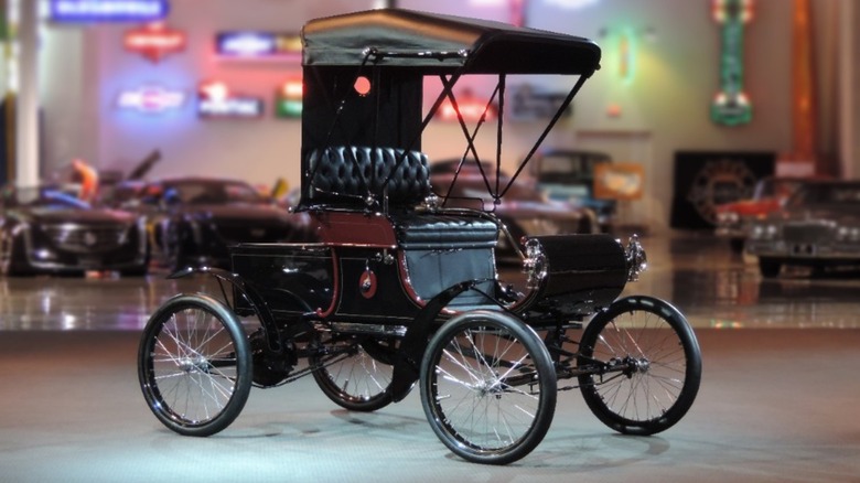 Why Was The Oldsmobile Model R Called 'Curved Dash'?