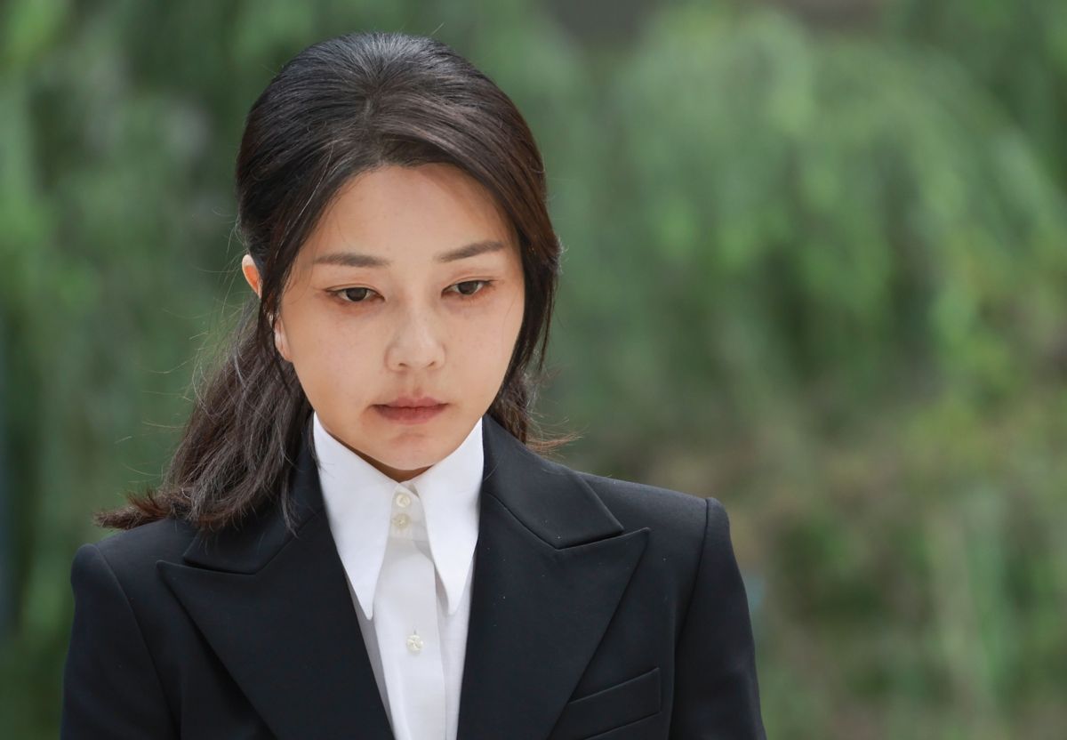 “심려 끼쳐 죄송” 김건희, 특검 출석… 前 영부인 첫 공개 소환