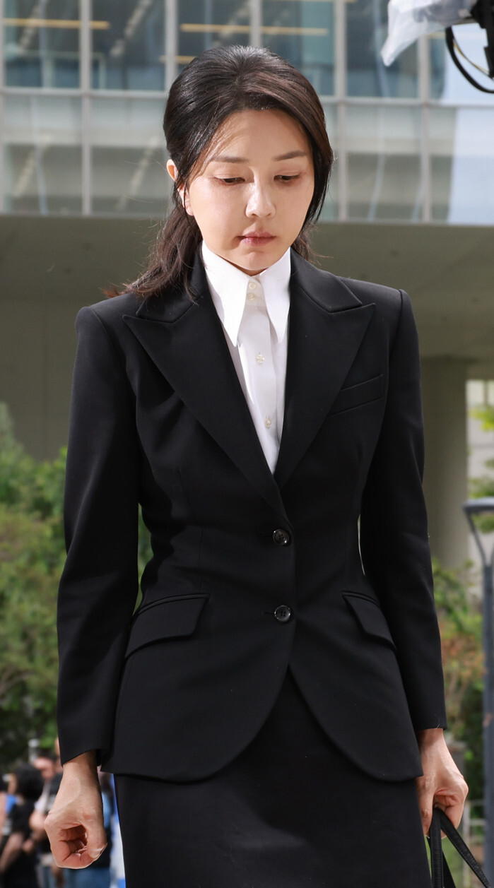 Ex-first lady appears for questioning on corruption allegations